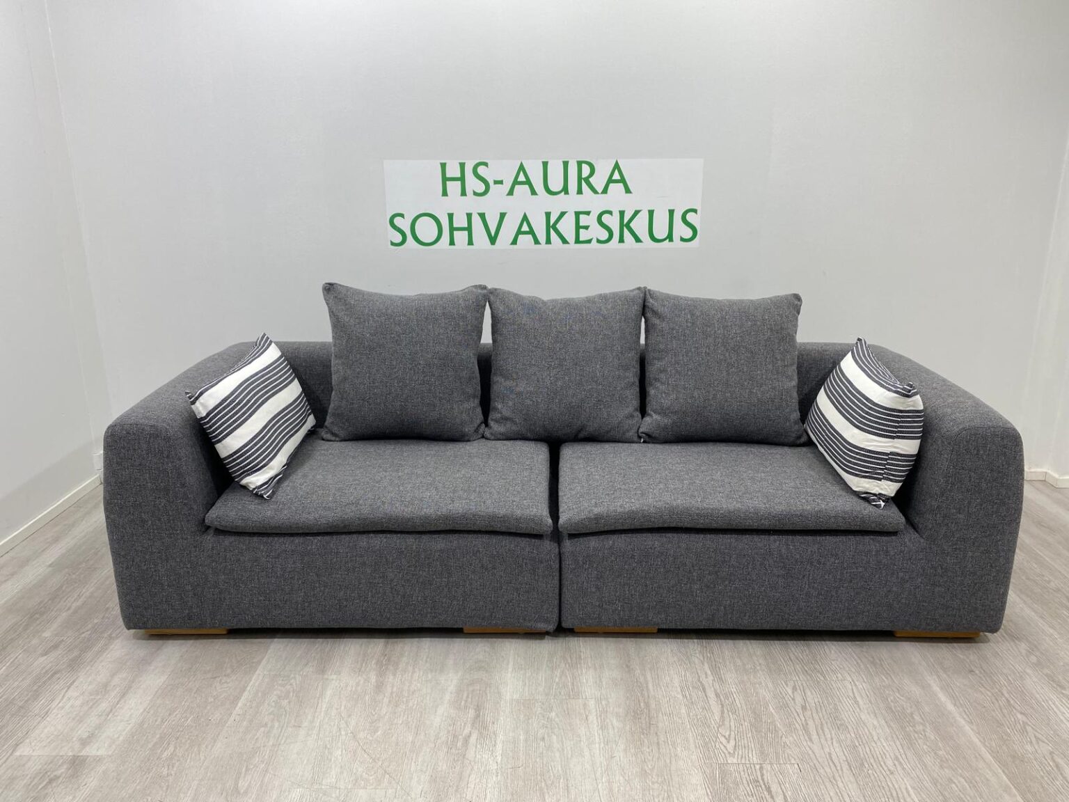 VEKE 3 Istuttava Sohva + Rahi - Sohvakeskus | HS-Aura Oy